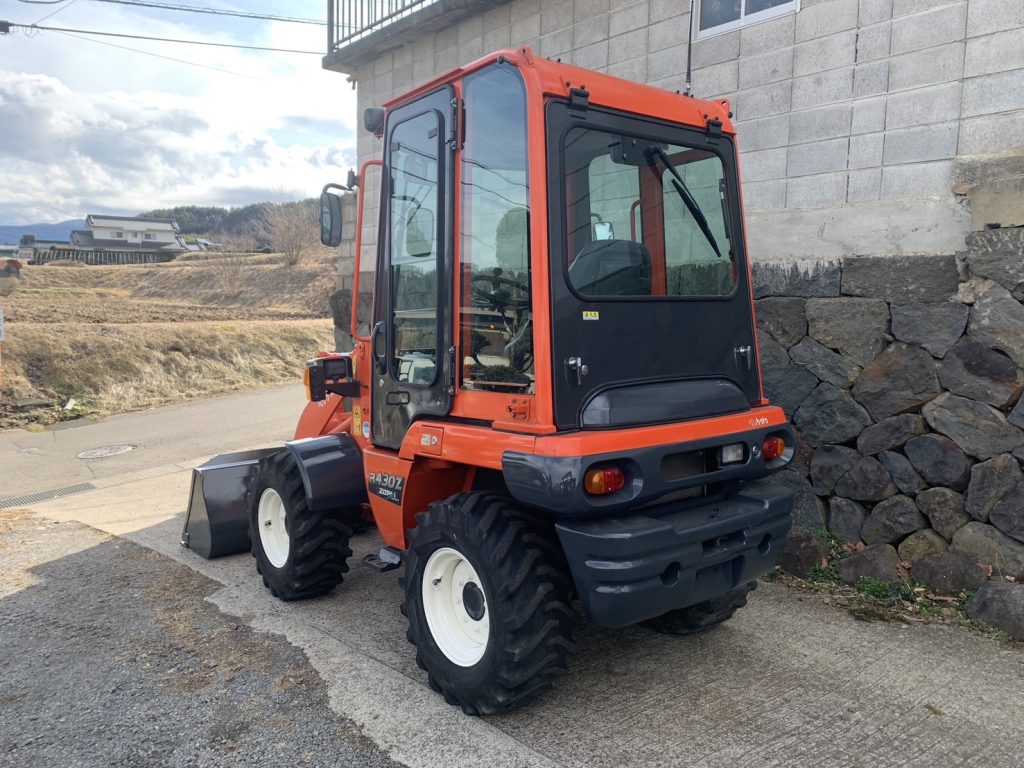 出ました極上機！クボタ R430Z タイヤショベル 500時間台のキャビン付 | 佐藤重工 - 中古建機販売・買取・修理