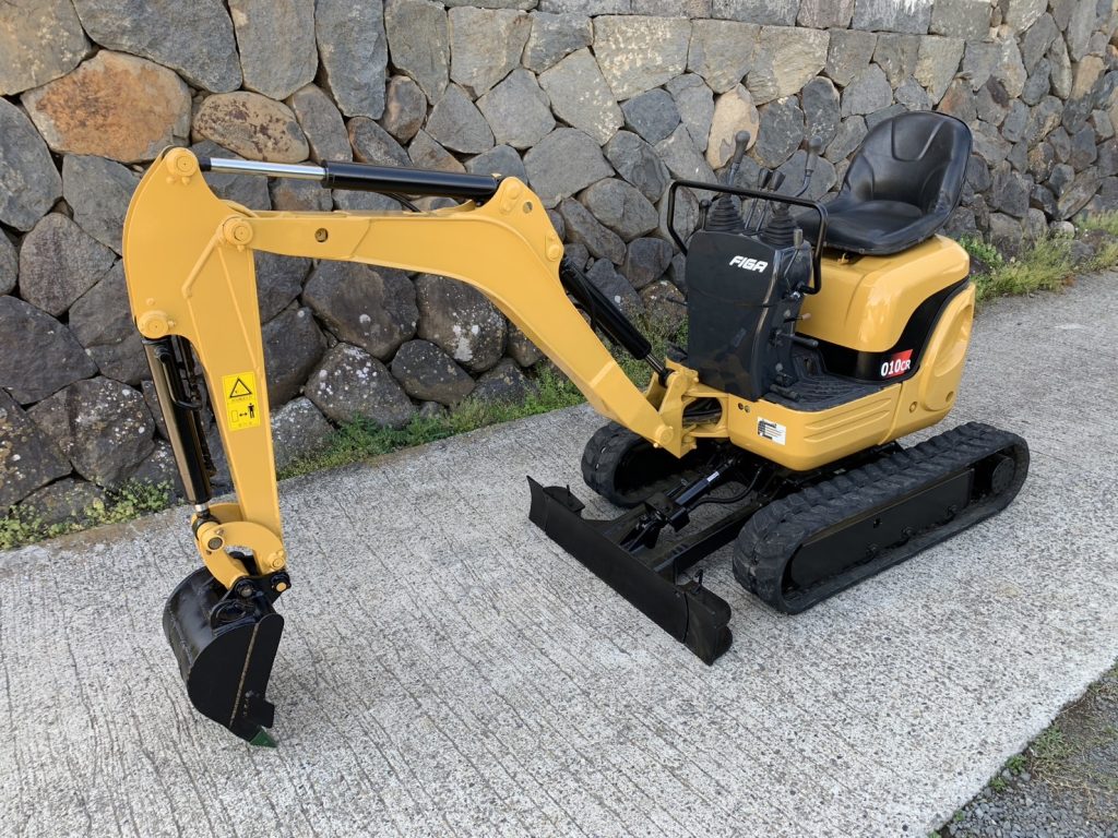 CAT ミニミニバックホー 010CR 可変脚仕様 倍速 マルチ付き | 佐藤重工 - 中古建機販売・買取・修理