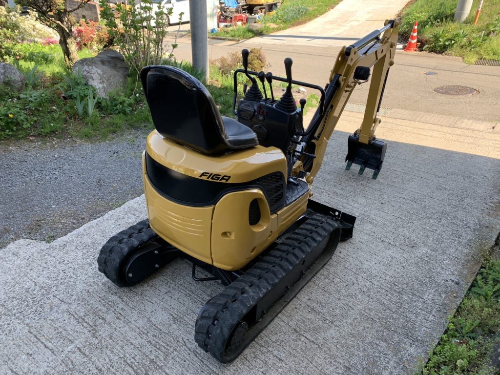 CAT ミニミニバックホー 010CR 可変脚仕様 倍速 マルチ付き | 佐藤重工 - 中古建機販売・買取・修理