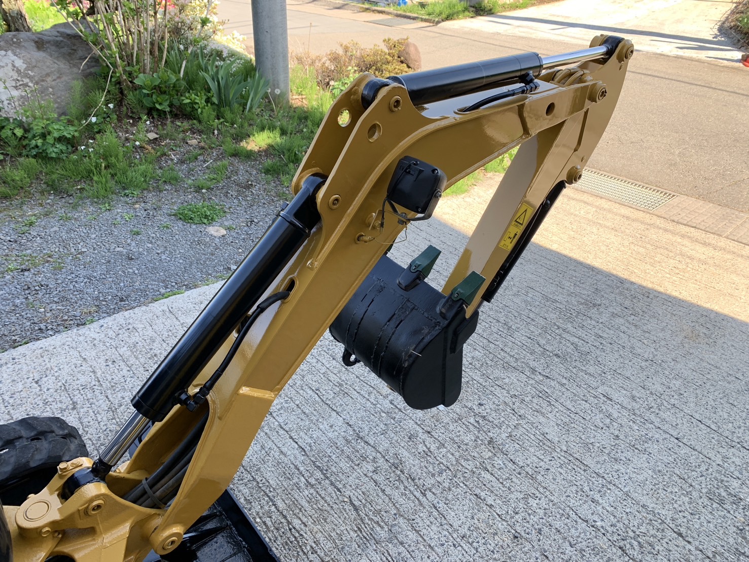 CAT ミニミニバックホー 010CR 可変脚仕様 倍速 マルチ付き | 佐藤重工 - 中古建機販売・買取・修理